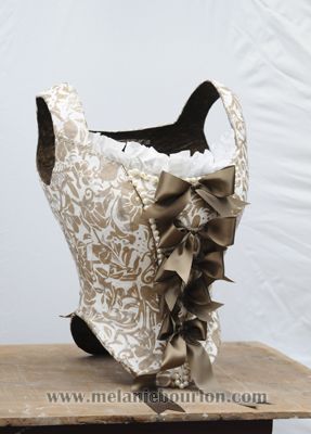 Corset à la perle | Animaux | Sculpture en papier mâché | Mélanie Bourlon