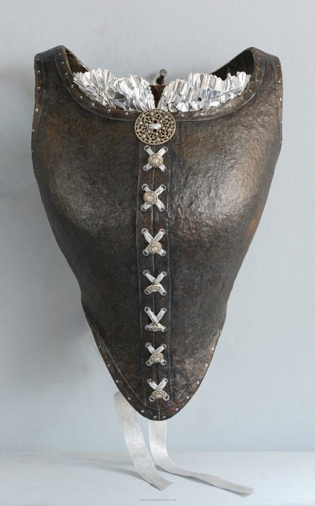 Corset Mademoiselle Jeanne | Animaux | Sculpture en papier mâché ...